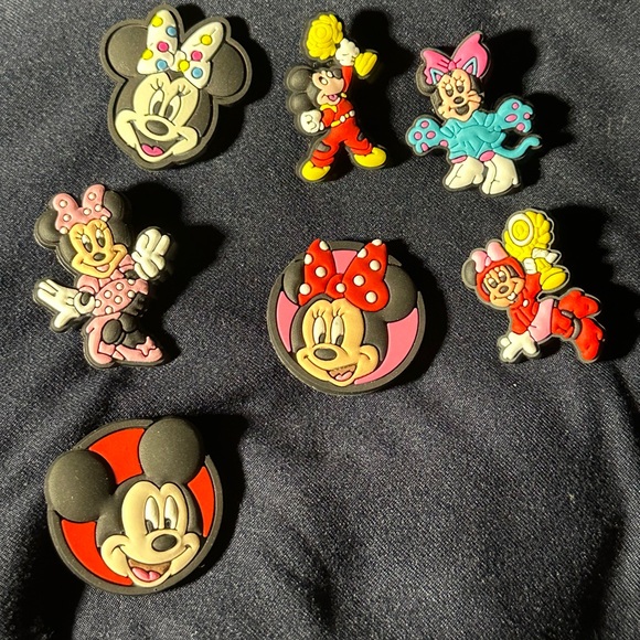 Disney | Accessories | Disney Minnie Mikey Croc Jibbitz Set Of 7 New ...